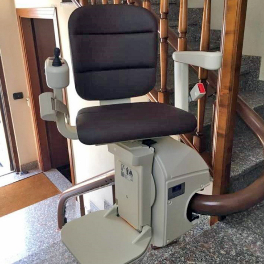 Montascale interno: tre rampe di scale in villetta | Garaventa Lift Italia